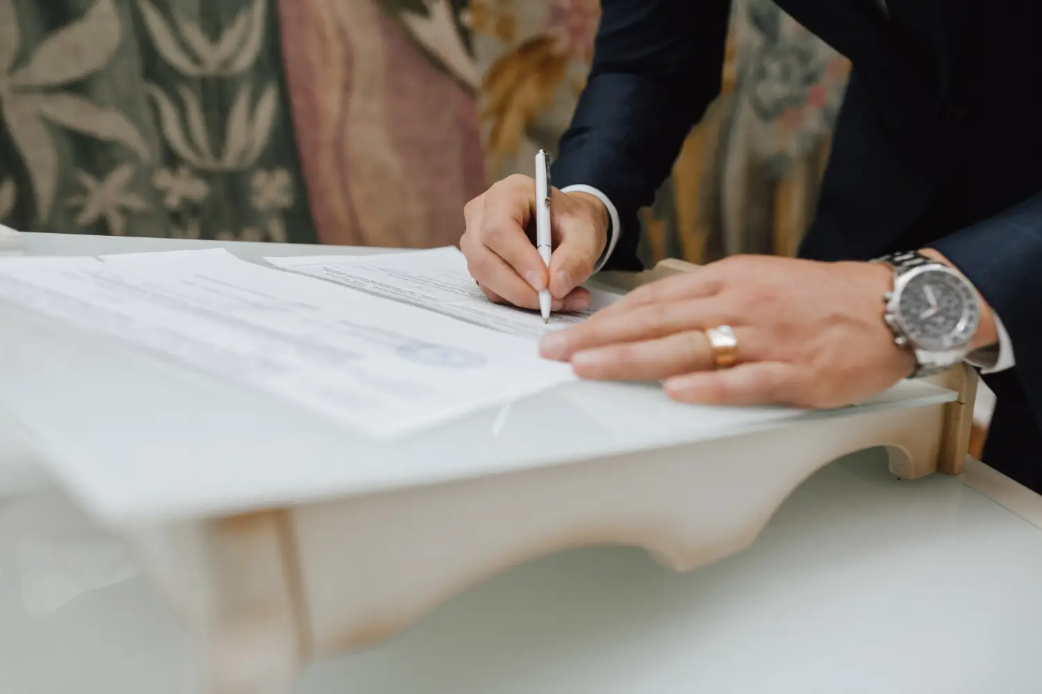 Notary Public & Commissioner of Oaths Services | Canada Notary